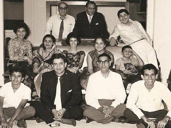 Remembering Krishna Raj Kapoor: These Rare Photos Of Her Will Make You ...