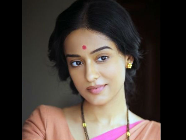 Amrita Rao On Choosing To Work In Thackeray | Says Meena Tai’c ...