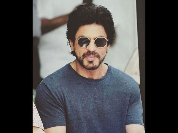 Shahrukh Khan Trolls Karan Johar Over Tweet Controversy| Shahrukh ...