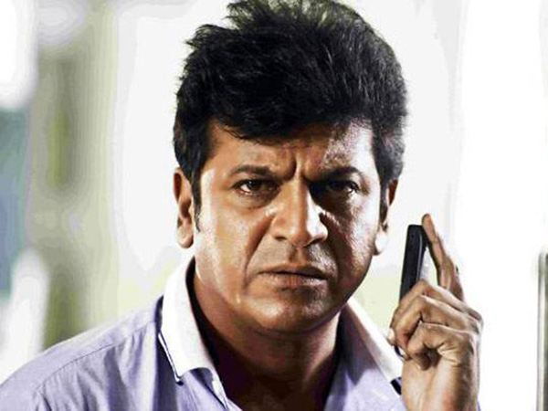 Shivrajkumar Cries In Front Of Fans | Shivrajkumar Returns From London ...