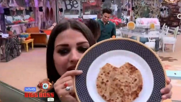 Bigg Boss 13: Asim Kisses Himanshi & Makes Heart-shaped Roti; Bigg Boss ...