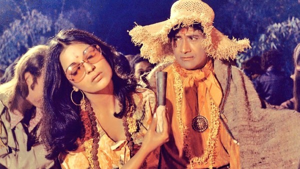 Zeenat Aman On Dum Maro Dum Song Being Played At iPhone 13 Launch: 1971 ...