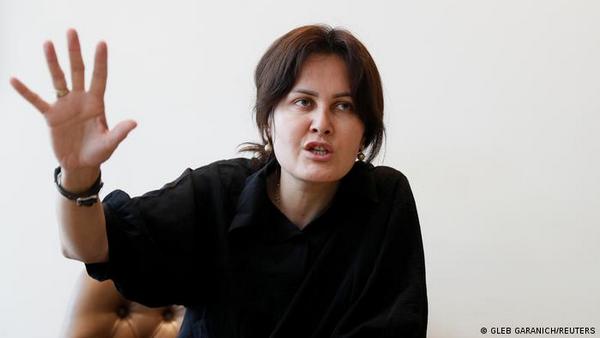 Exclusive: Filmmaker Sahraa Karimi To Direct Film On Her Flight From ...