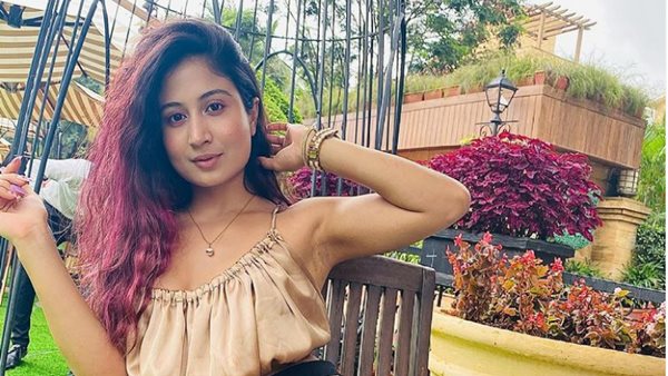 Roadies Revolution Fame Shreya Kalra Booked For Dancing On Zebra ...