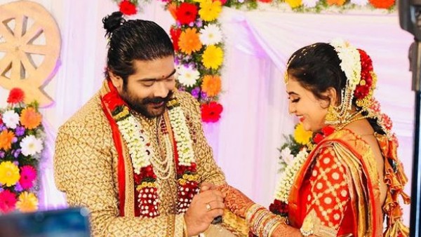 Singer LV Revanth Gets Engaged, See Pics - Filmibeat
