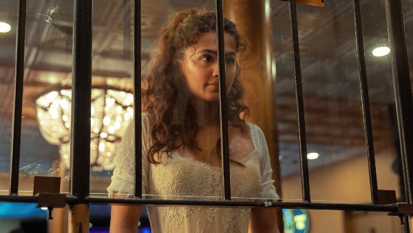 Looop Lapeta Movie Review And Rating {3/5}: Taapsee Pannu Sprints Her ...