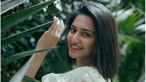 Erica Fernandes Reveals She Lost Work As She Couldn't Gain Weight ...