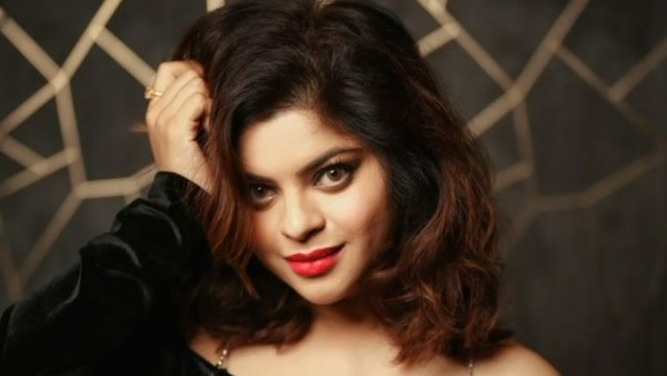 Sneha Wagh Back On Screen With Star Bharat's New Show Naa Umra Ki Seema ...