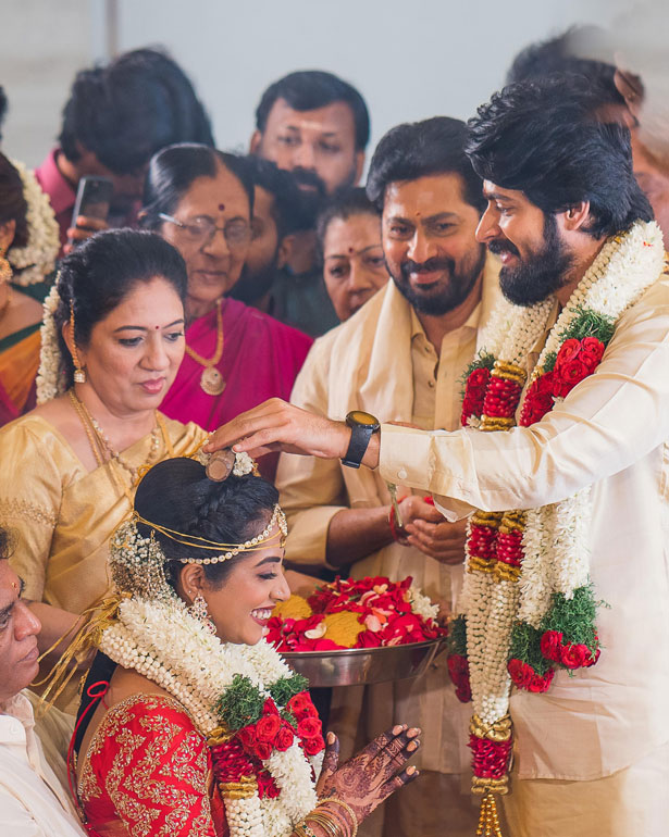 Harish Kalyan Kisses His Bride Narmada Udaykumar As They Tie The Knot In A Traditional Ceremony ...