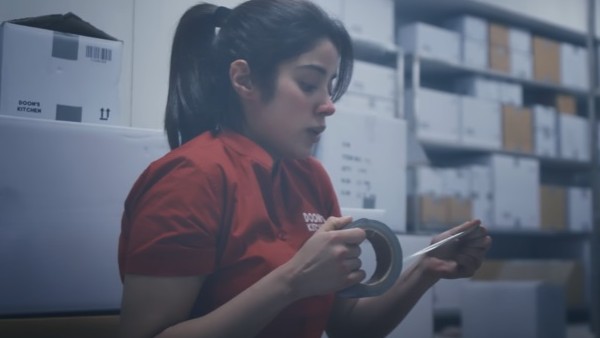 Mili Movie Review And Rating {3/5}: Janhvi Kapoor's Survival Drama Is ...