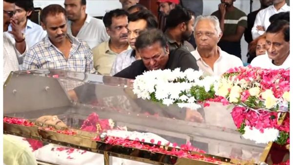 Actor Krishna Death: Mohan Babu Bursts Into Tears As He Pays Tribute To ...