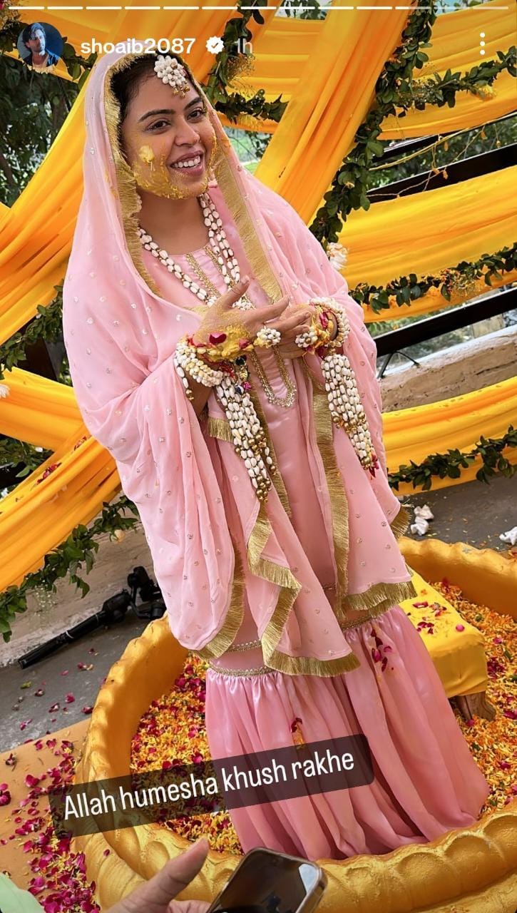 Dipika Kakar And Shoaib Ibrahim Pamper Bride-To-Be Saba Ibrahim At Her Haldi Ceremony; PICS ...