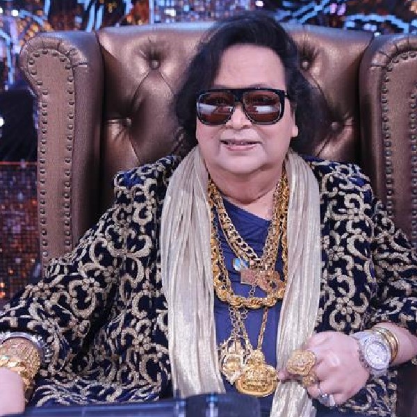 Celebs Who Died In 2022 Tunisha Sharma Lata Mangeshkar Bappi Lahiri ...