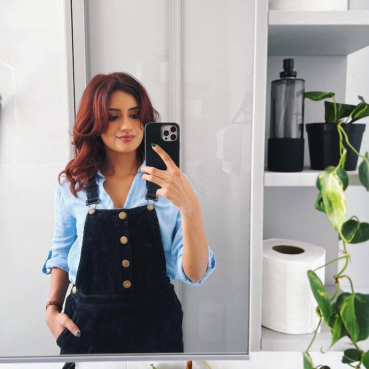 Bigg Boss Tamil 6 Grand Finale: 'Aram Vellum' - Nivashini Hints ...