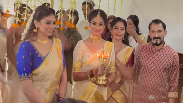 Serial Actress Asha Sarath Family Photo