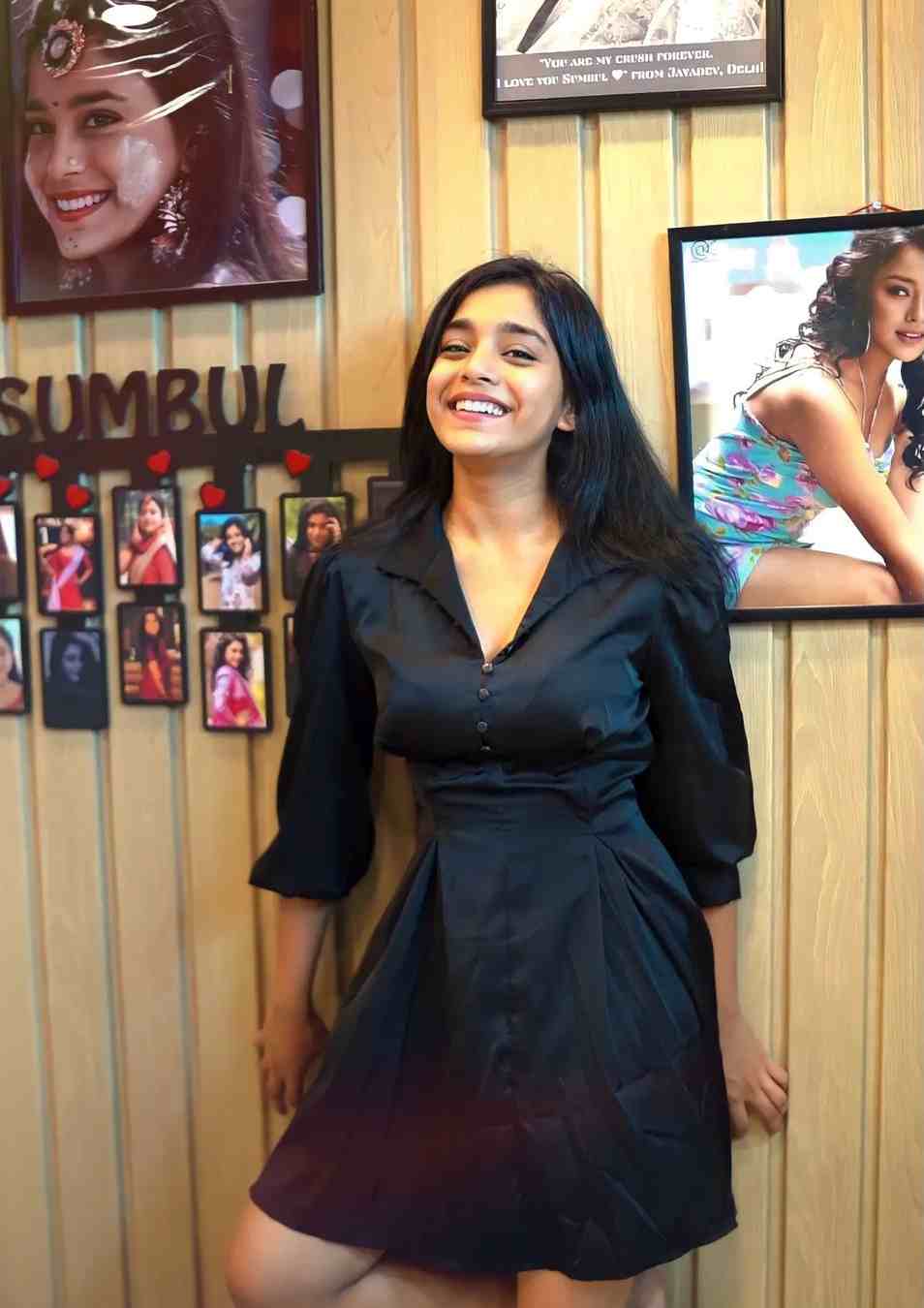 International Iconic Awards 2023: Sumbul Touqeer Khan Confirms Signing Big Project Details ...