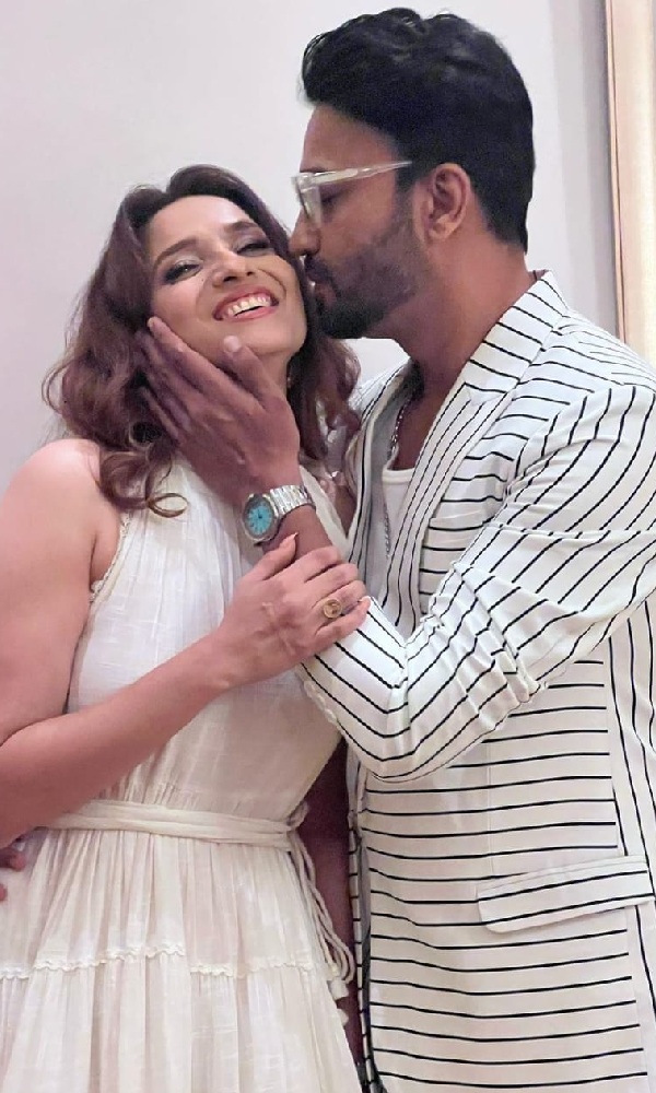 Ankita Lokhande & Vicky Jain's Perfect Coordination Will Win Hearts As They Dish Out Major ...