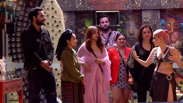 Bigg Boss OTT 2 Finalists Pooja Bhatt Bebika Dhurve Reports | Abhishek Malhan First Finalist ...