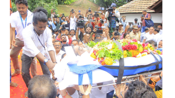 Nitin Desai Funeral: Celebrated Art Director's Mortal Remains Brought To His Studio For Last ...