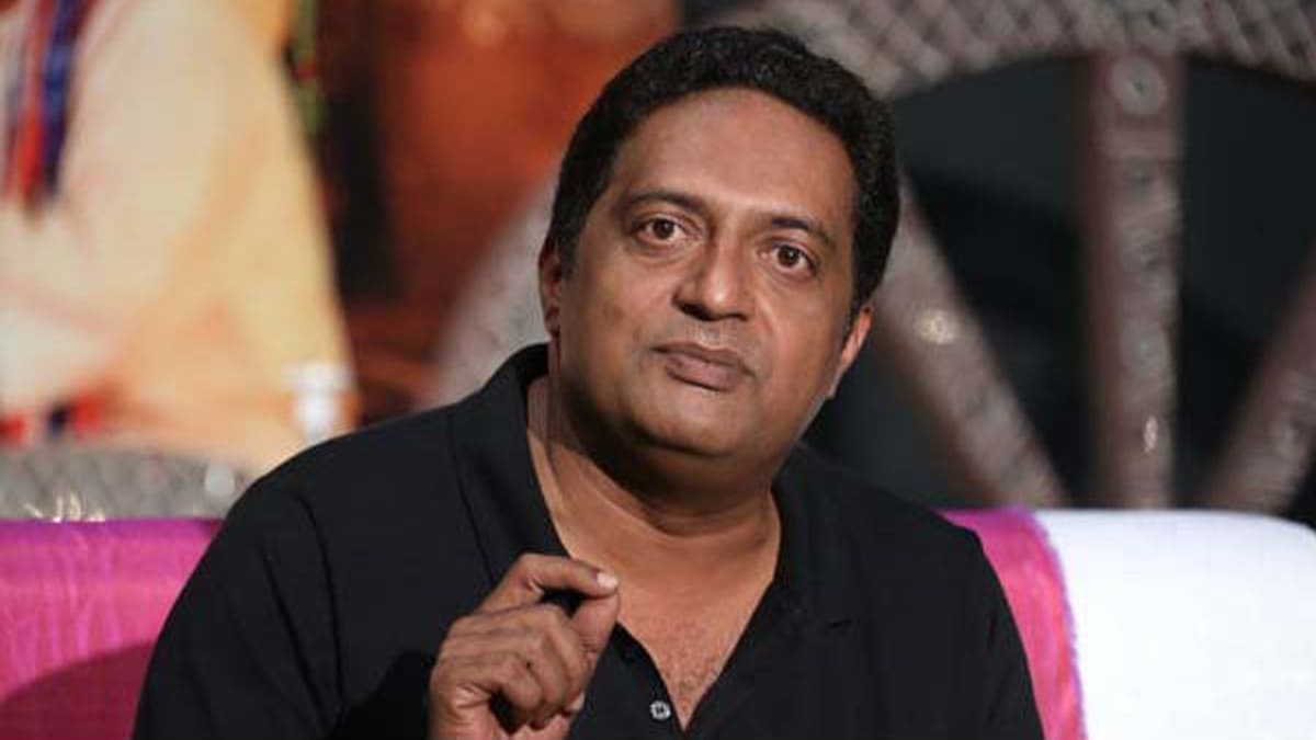 Prakash Raj Apologises For Disruption Of Chithha Actor Siddharth's ...