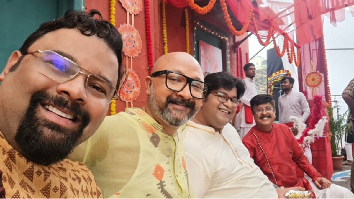 Actor Moinak Dutta shares BTS from the shoot. We wonder what he is ...