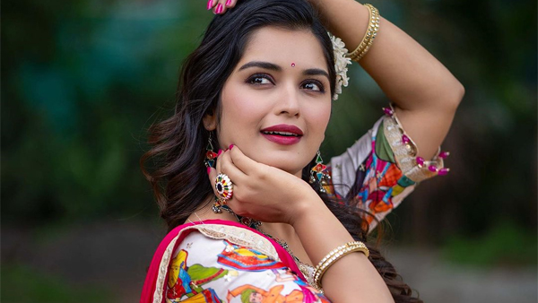 Subhashree Wallpaper