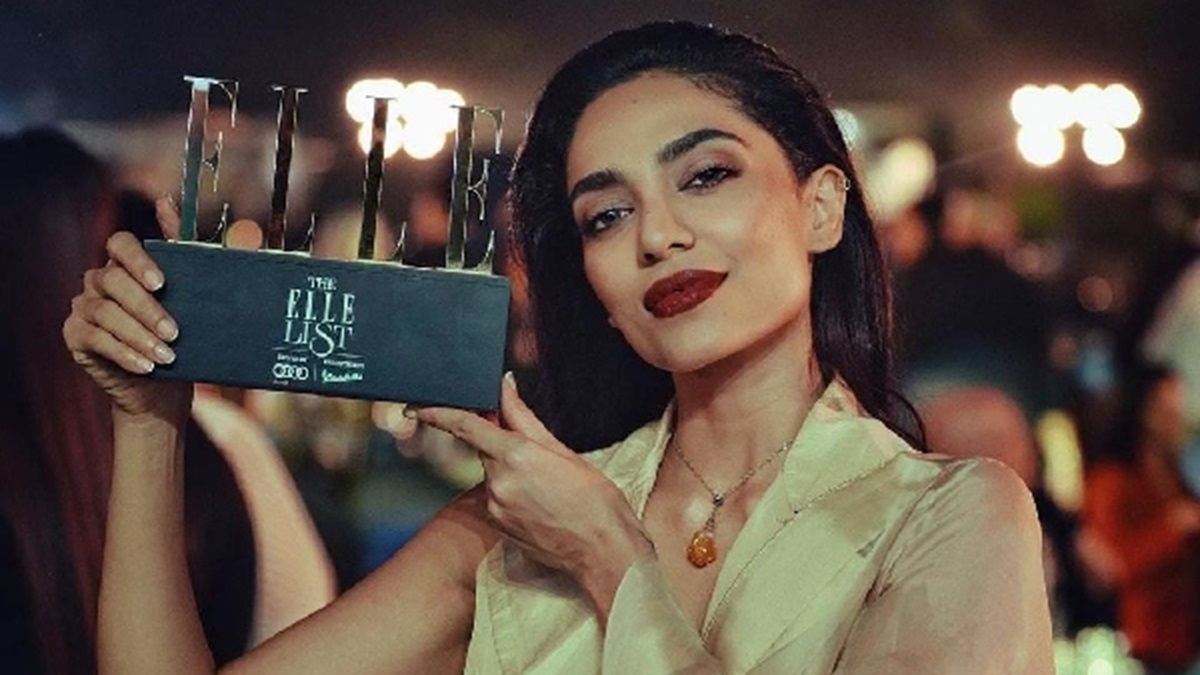 Sobhita Dhulipala Wins ELLE Style Icon Of The Year Award, Poses With ...