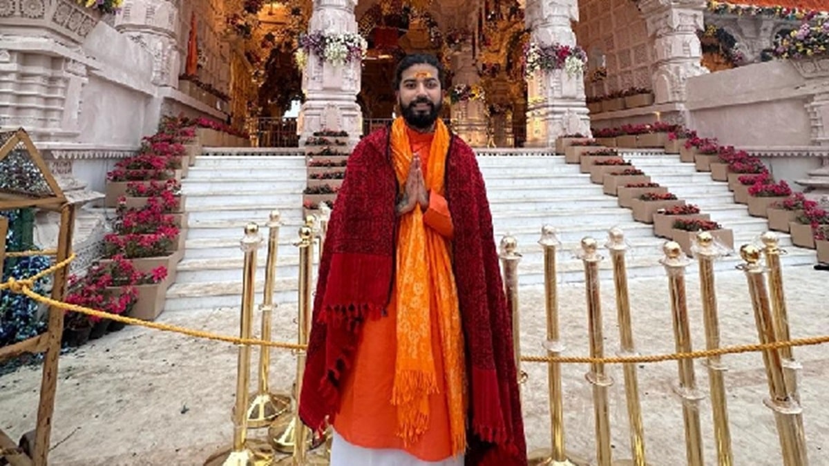 Bigg Boss 17: Anurag Dobhal Seeks Blessings at Ayodhya's Ram Mandir ...