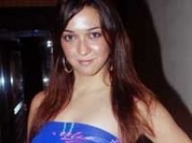 Nauheed Cyrusi: Age, Photos, Family, Biography, Movies, Wiki & Latest ...