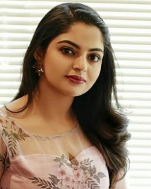 Nikhila Vimal: Age, Photos, Family, Biography, Movies, Wiki & Latest ...