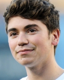 Noah Galvin: Age, Photos, Family, Biography, Movies, Wiki & Latest News ...