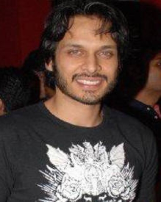 Akshay Kapoor Fast Forward