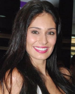 Bruna Abdullah Wallpapers