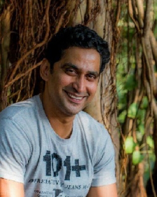 Chinmay Mandlekar Family Photo