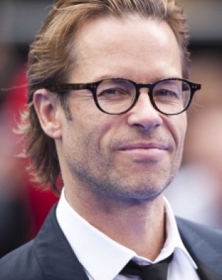 Guy Pearce Bodybuilder
