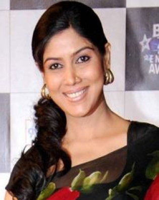 Sakshi Tanwar Family Background