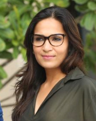 Soundarya Rajinikanth Recent Photos