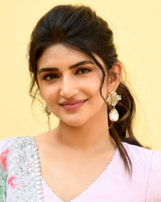 PNK Sreelatha - Photos, Videos, Birthday, Latest News, Height In Feet ...