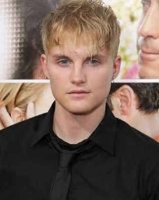 Toby Hemingway Finneren