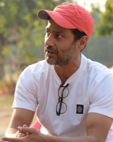 Sharaabi Fan Photos | Sharaabi Photos, Images, Pictures - FilmiBeat