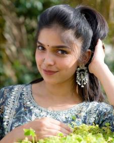 ಅಯಾನ (Ayaana): ಚಲನಚಿತ್ರಗಳು, ವಯಸ್ಸು, ಜೀವನ ಚರಿತ್ರೆ, ಬಯಾಗ್ರಫಿ, ಫೋಟೊ, ಫಿಲ್ಮೋಗ್ರಾಫಿ- Filmibeat Kannada