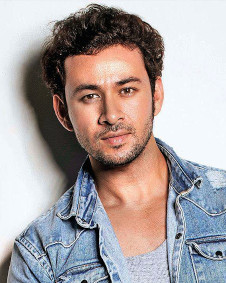 देव शर्मा (Dev Sharma): उम्र, मूवी, फोटो, जीवनी, तस्वीरें, फिल्म ...