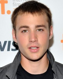 Emory Cohen: Age, Photos, Family, Biography, Movies, Wiki & Latest News ...