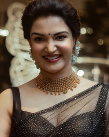 Honey Rose Biography, Life Story, Career, Awards & Achievements - Filmibeat