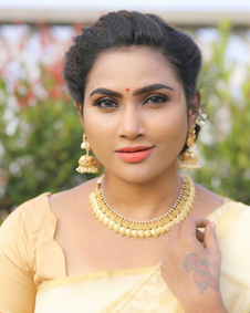 Myna Nandhini: Age, Photos, Family, Biography, Movies, Wiki & Latest ...