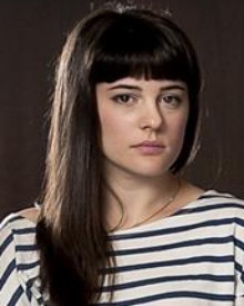 Phoebe Fox Biography, Life Story, Career, Awards & Achievements - Filmibeat