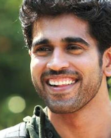 राजीव पिल्लई (Rajeev Pillai): उम्र, मूवी, फोटो, जीवनी, तस्वीरें, फिल्म ...