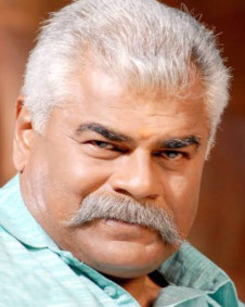 शरत सक्‍सेना जीवनी | Sharat Saxena Biography in Hindi - Filmibeat Hindi