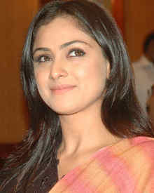 Simran Bagga Biography, Simran Bagga Profile - Filmibeat