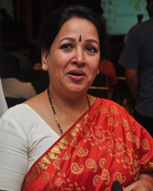 சுமித்ரா பயோடேட்டா | Sumitra Biography in Tamil - Filmibeat Tamil